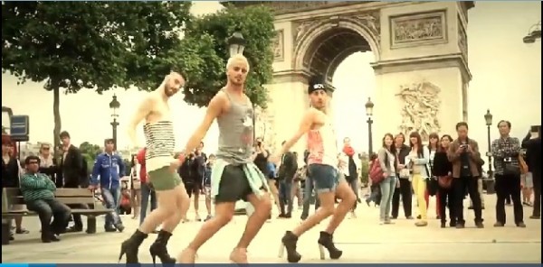 Yanis Marshall fait danser les hommes en talons hauts... - La banane ...